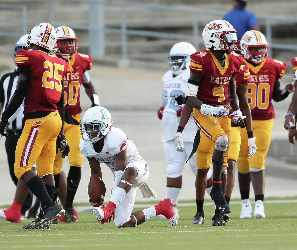 Dallas Carter Cowboys defeat Yates Lions in rivalry game