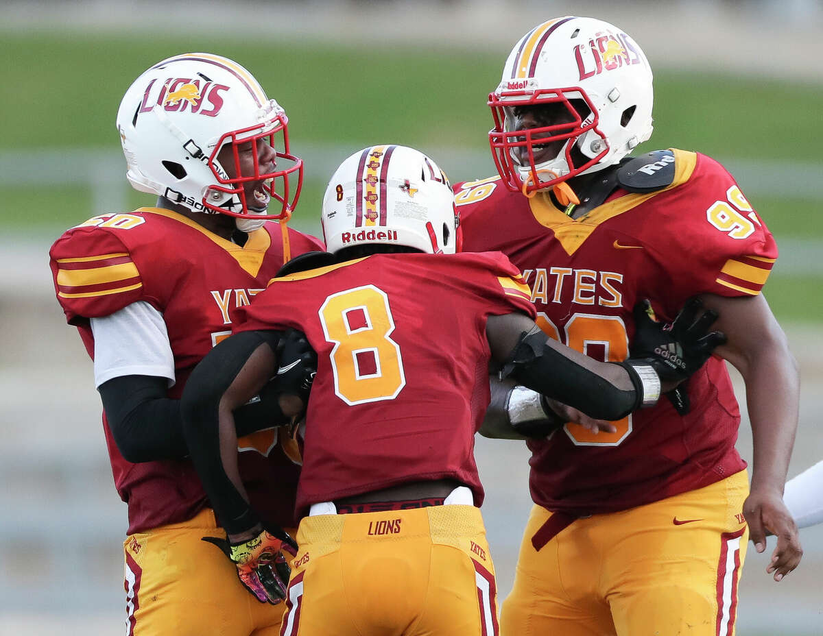 Dallas Carter Cowboys defeat Yates Lions in rivalry game