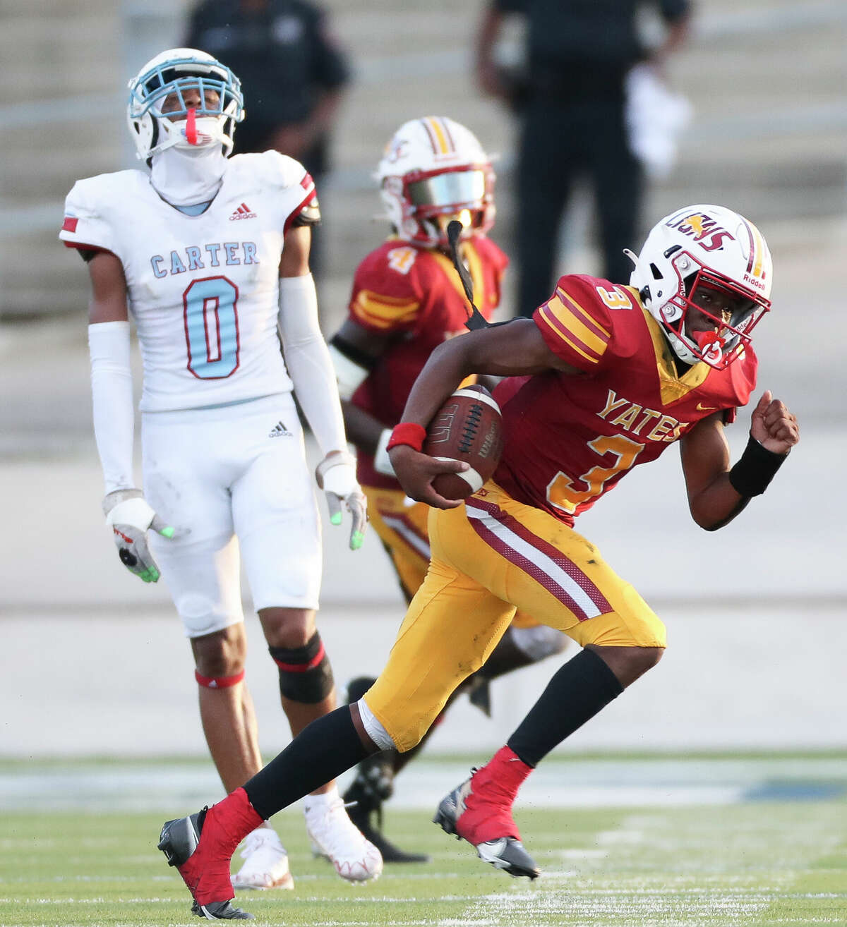 Dallas Carter Cowboys defeat Yates Lions in rivalry game