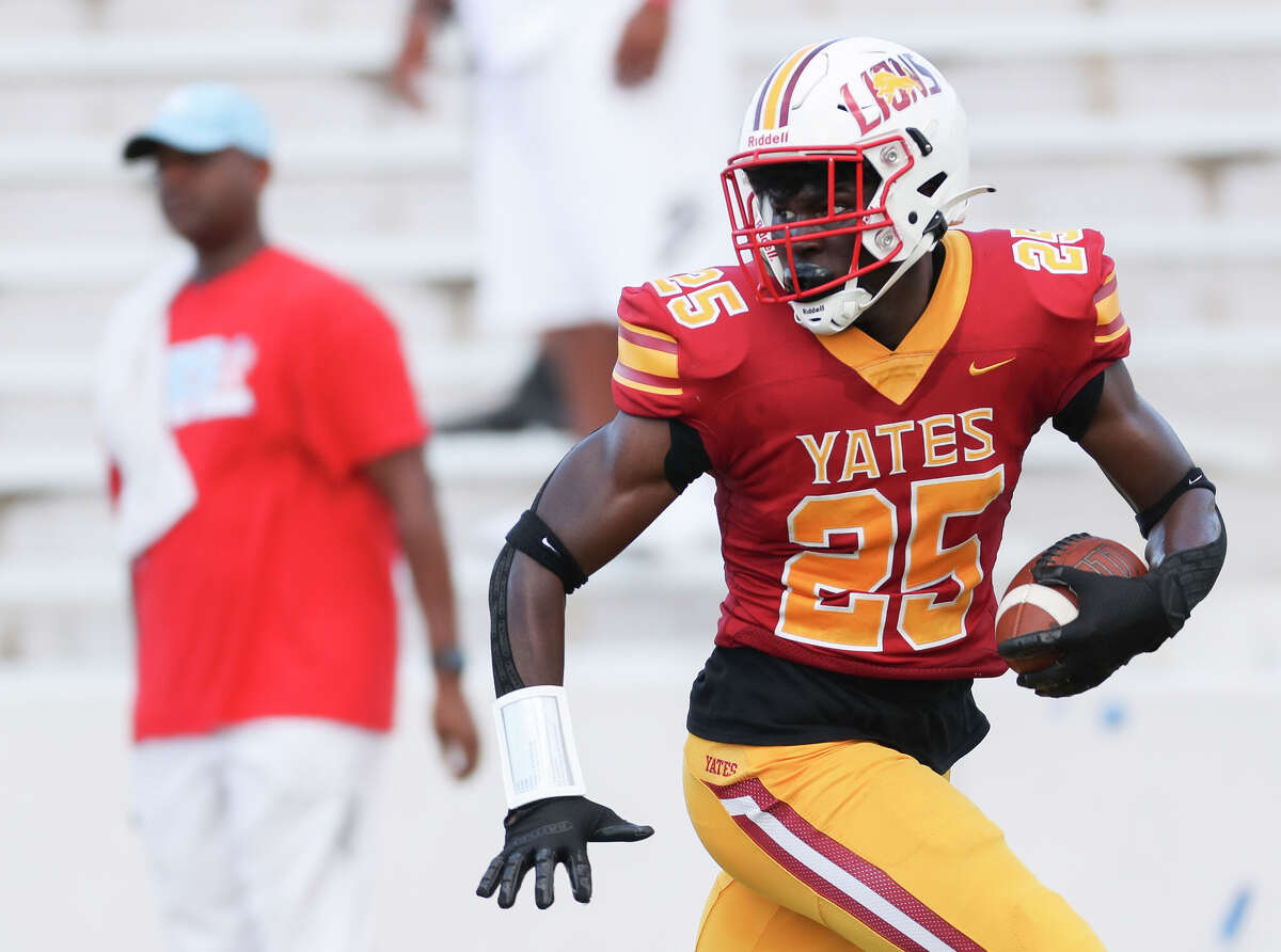 Dallas Carter Cowboys defeat Yates Lions in rivalry game