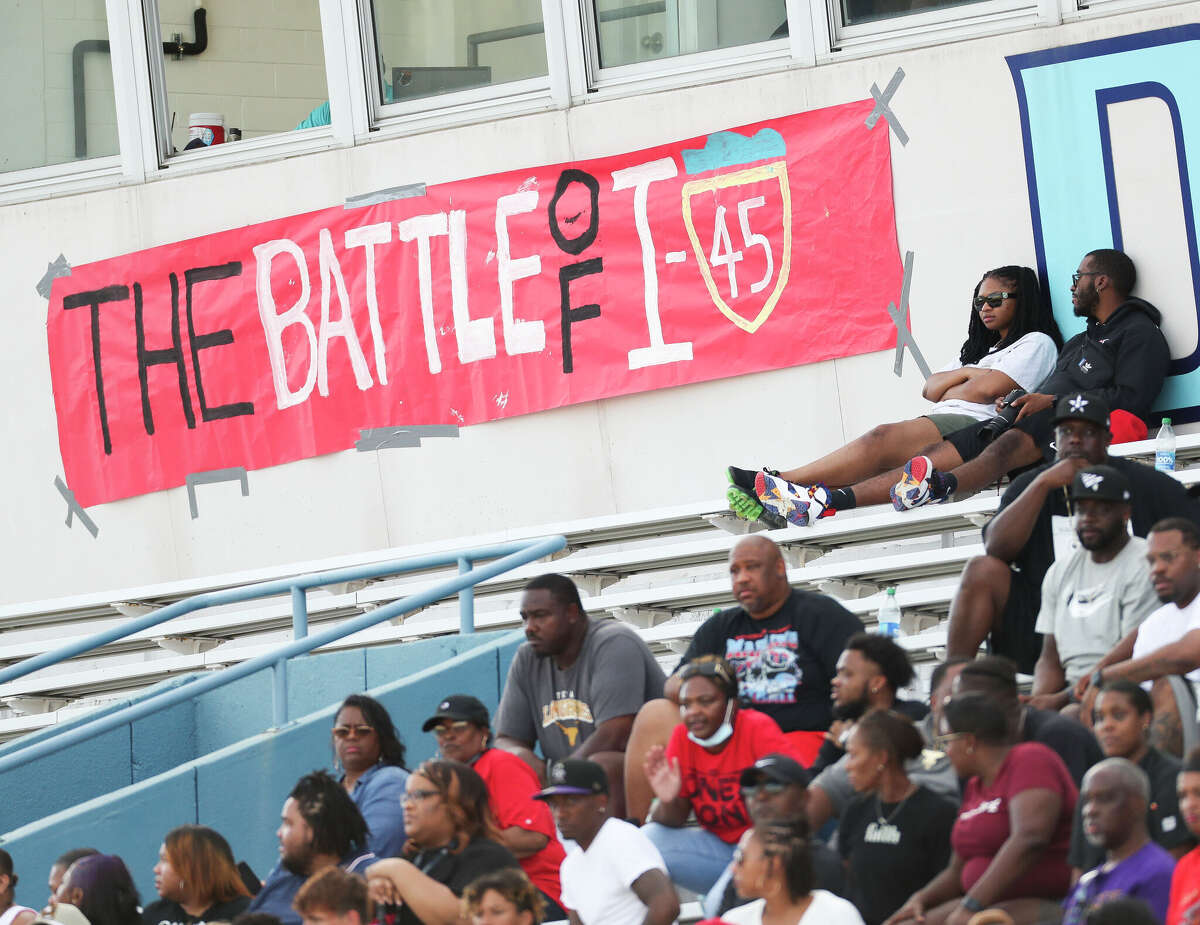 Dallas Carter Cowboys defeat Yates Lions in rivalry game