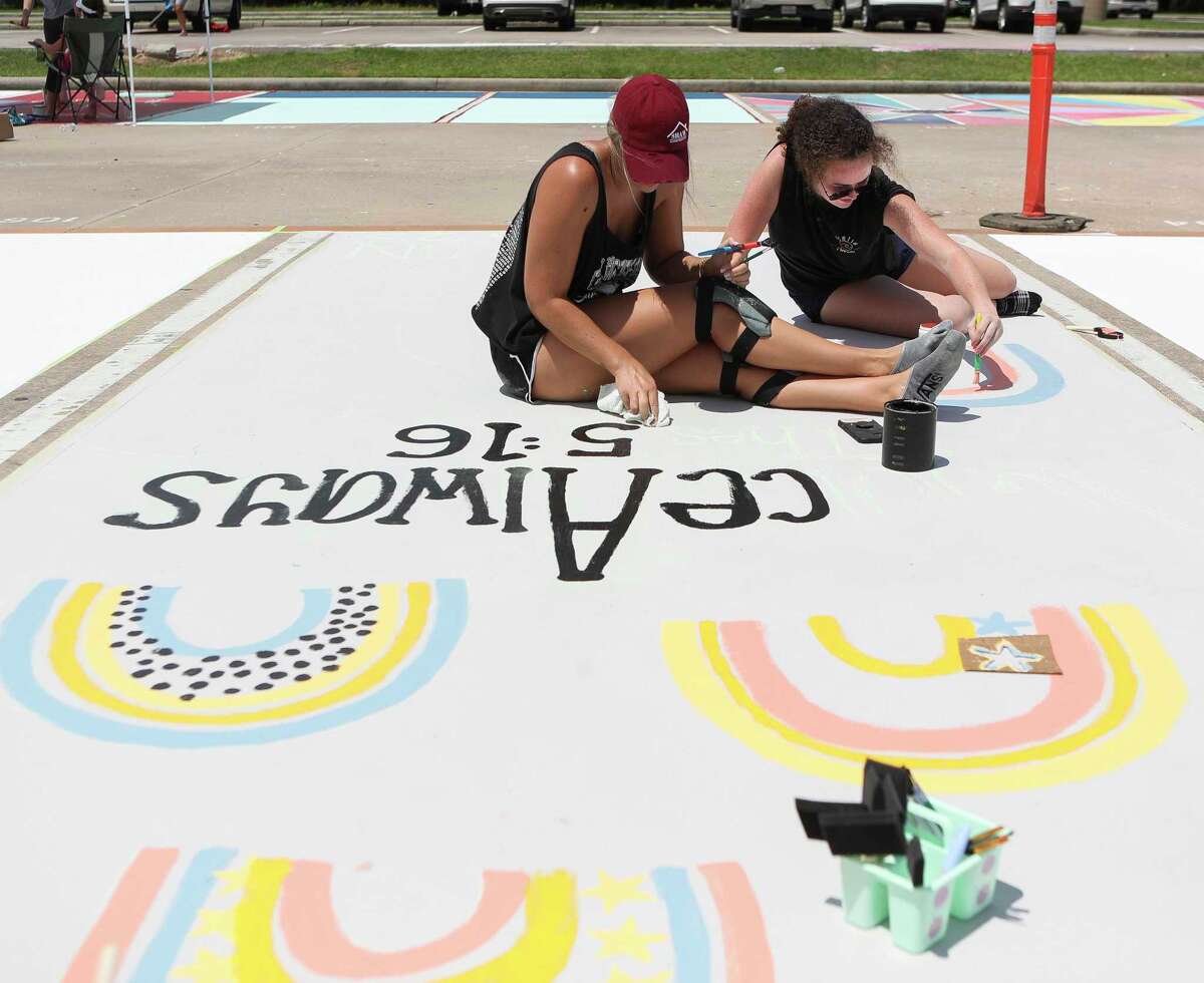 Splendora High School students show off colorful parking spot designs ...