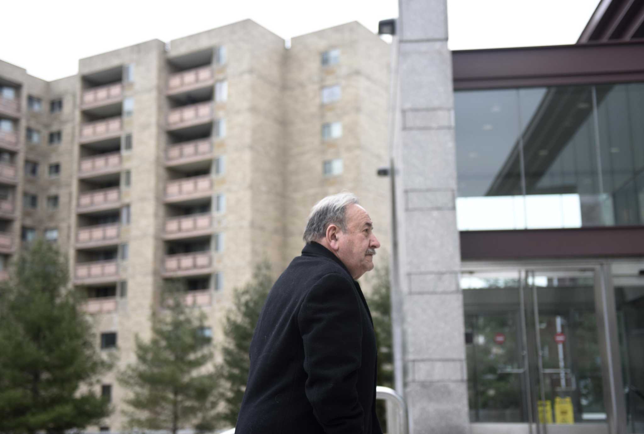 Stamford John Mallozzi trial hinges on handwriting analysis