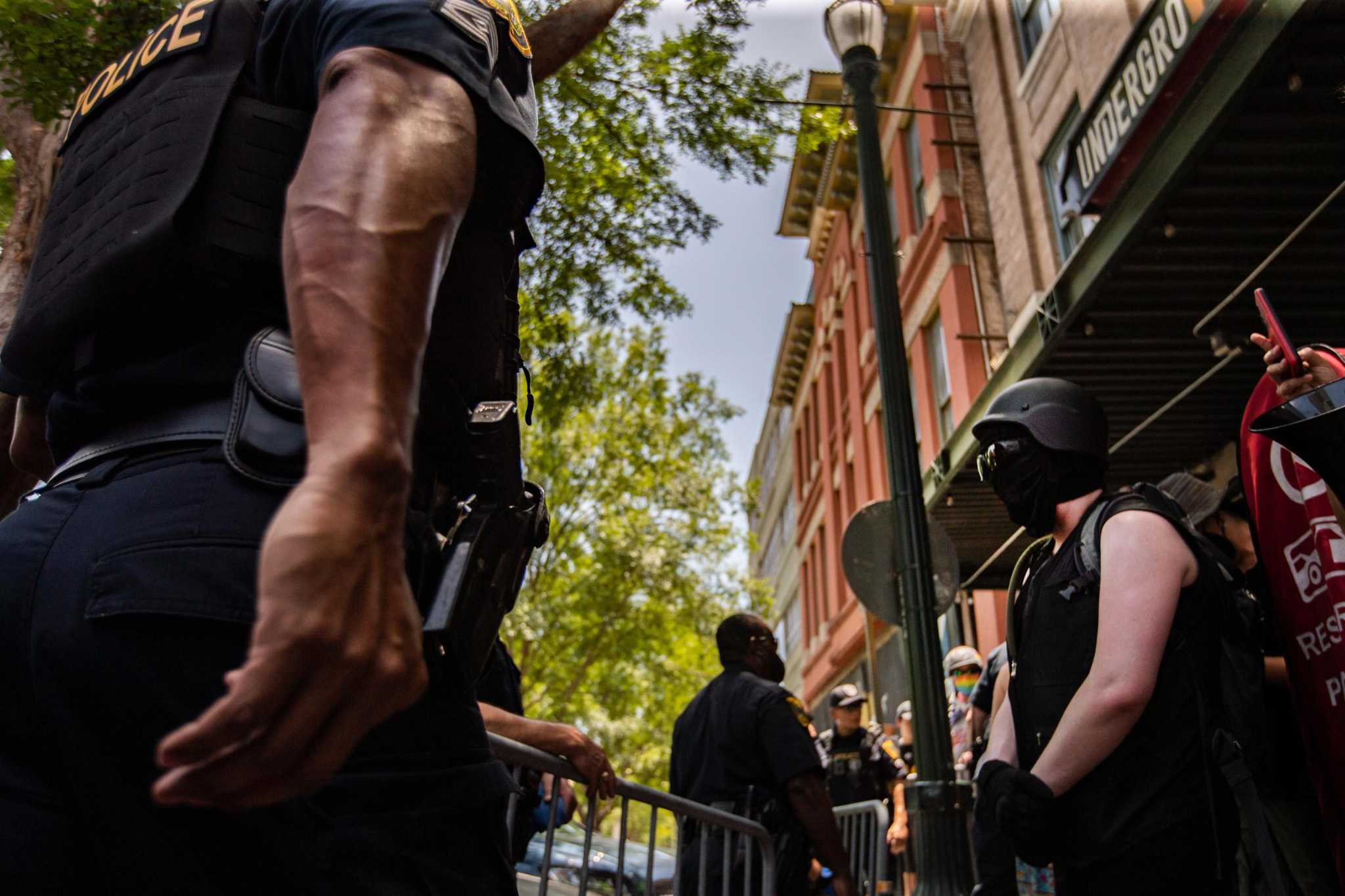 Texas drag brunch brings protesters, counter-protesters