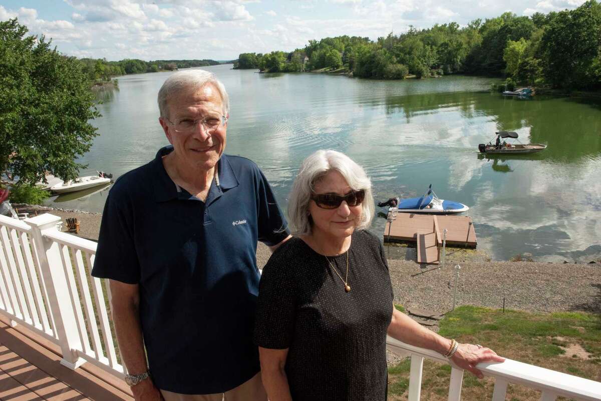 HENS history of algae blooms