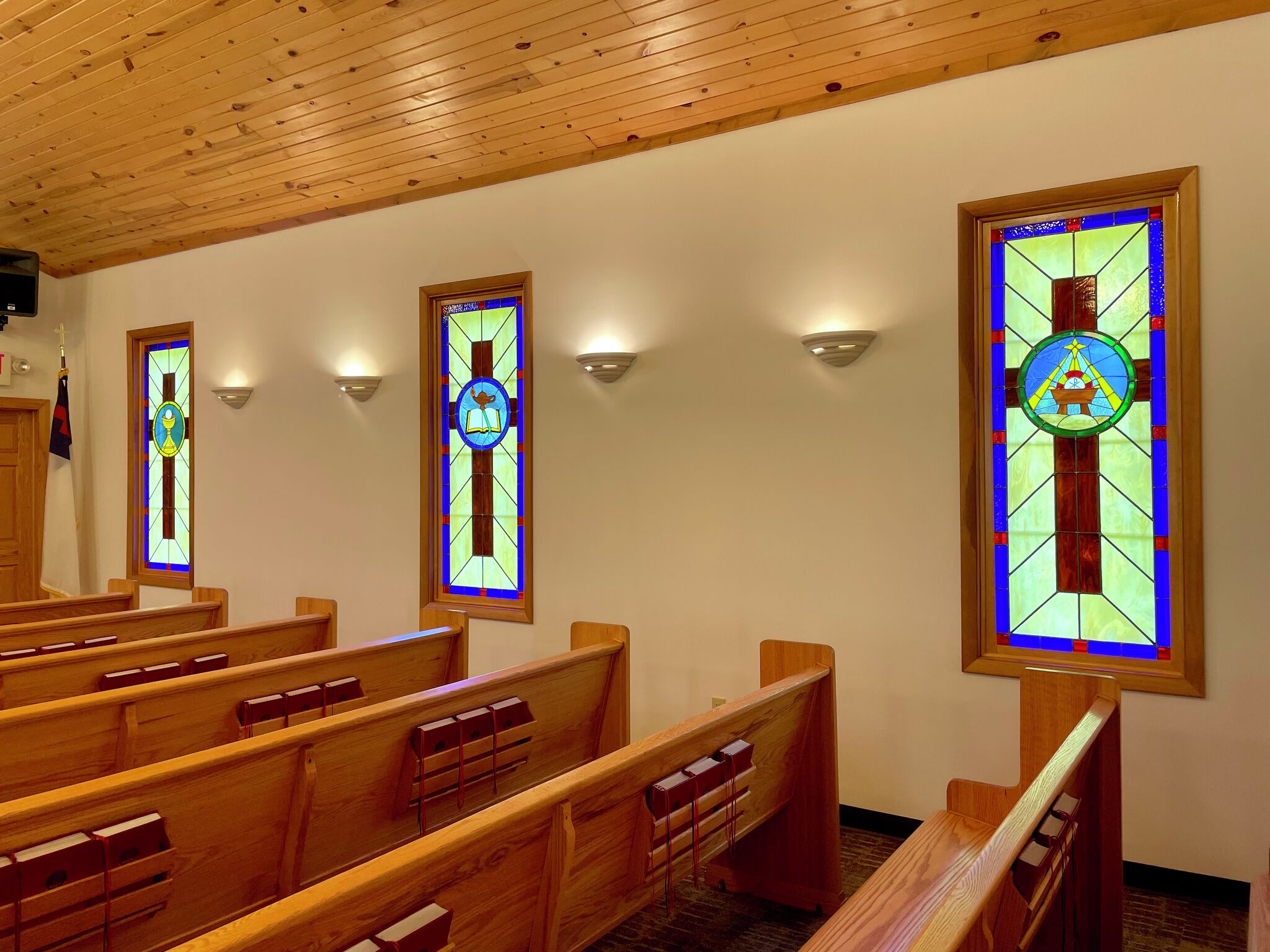 Redeemer Lutheran Church members hand-make stained glass windows