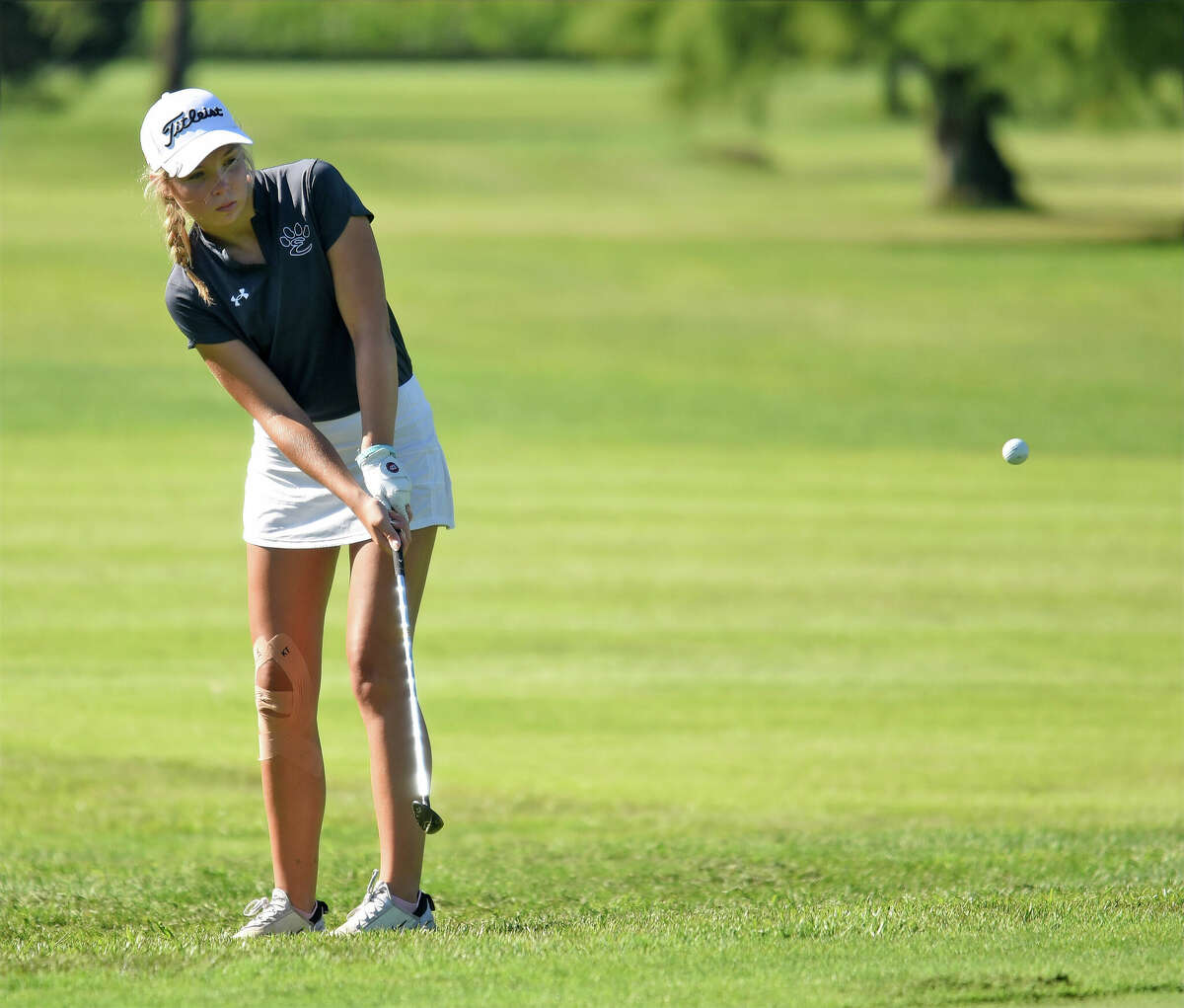 Edwardsville, Nicole Johnson in front after first round of SWC Tournament