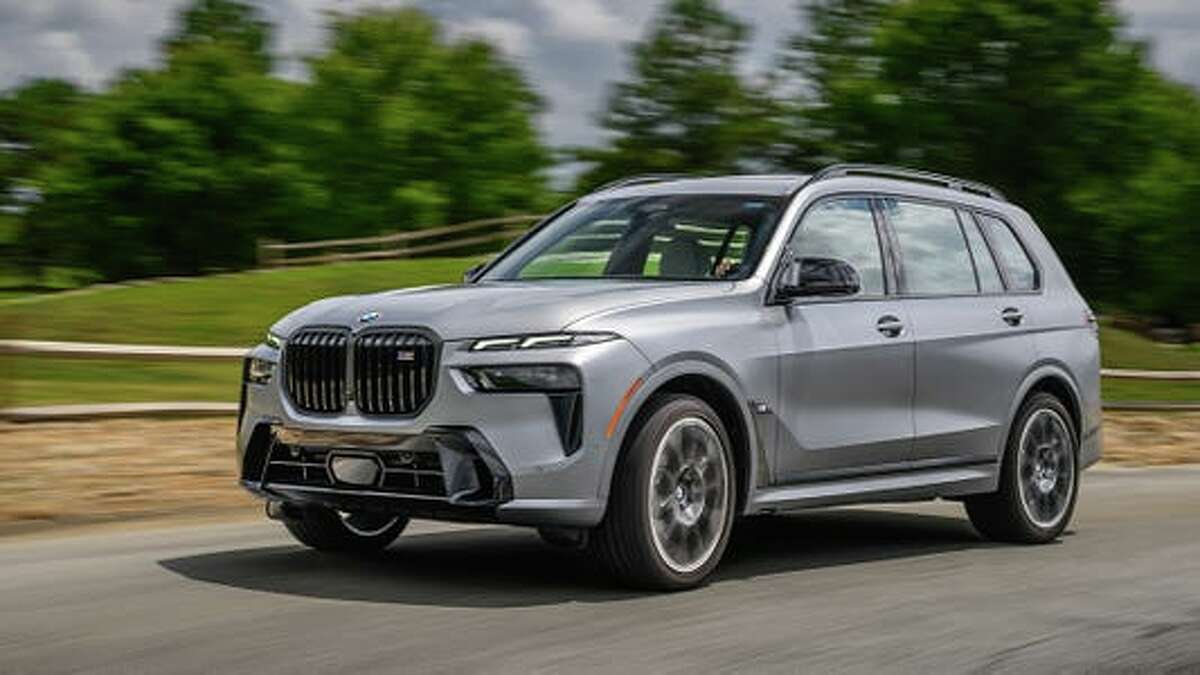 2023 BMW X7: Controversial Style, Incontrovertible Substance