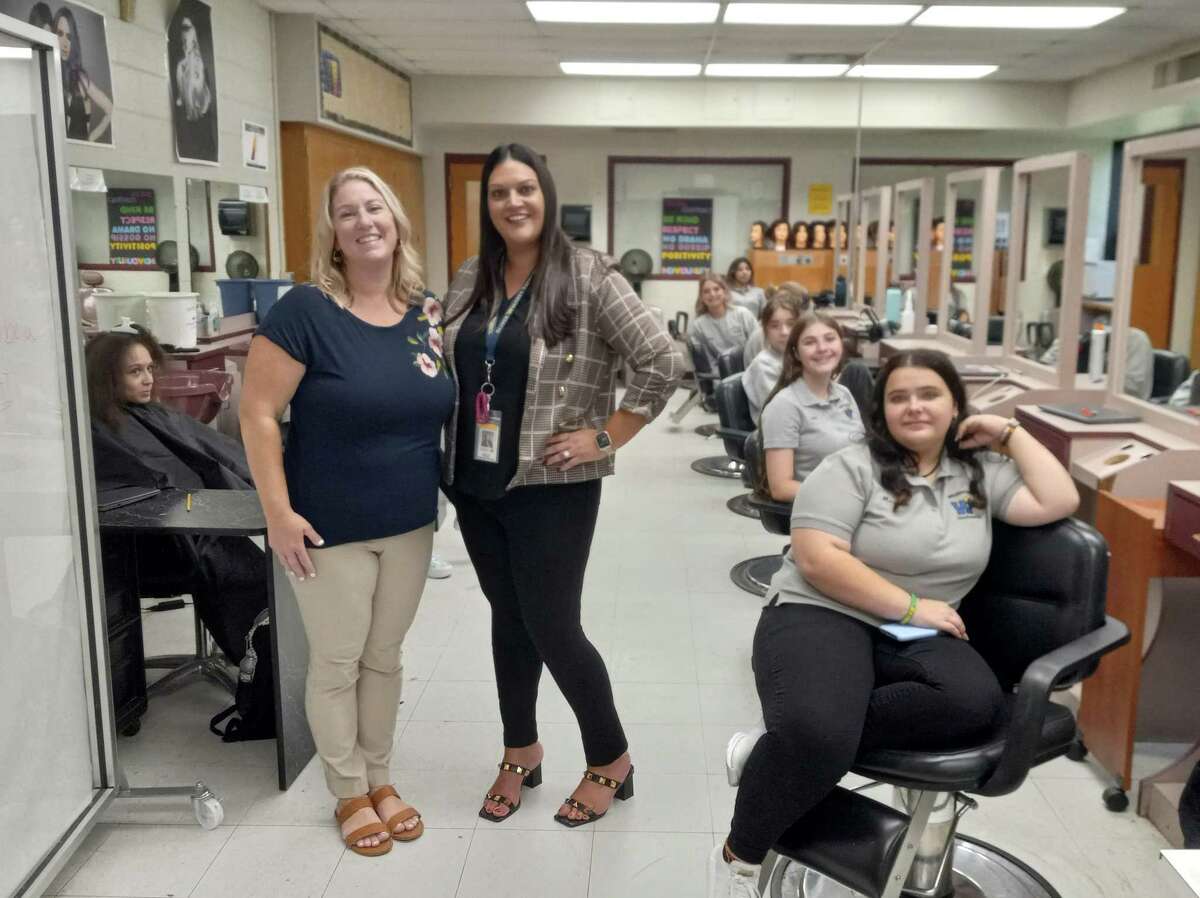 Oliver Wolcott Tech welcomes students for tours, orientation on first ...