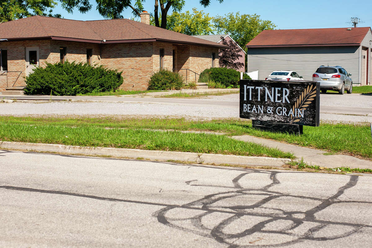 Man falls into auger at Auburn's Ittner Bean and Grain Tuesday