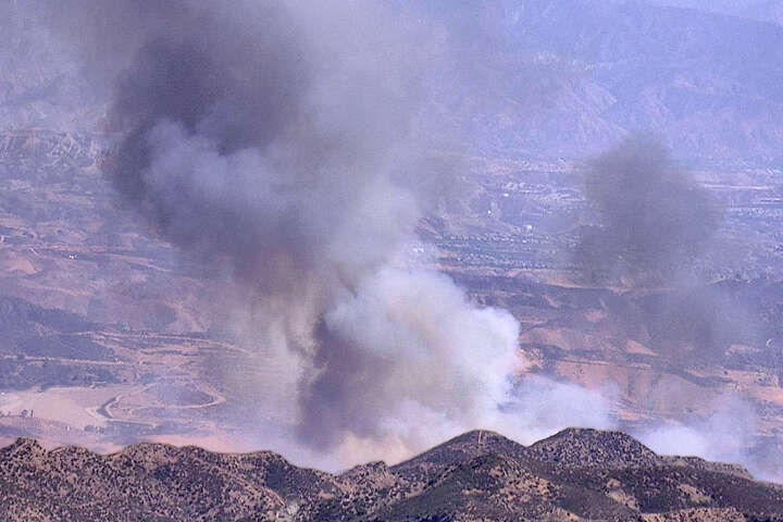 California's Route Fire shuts down I-5 near Castaic