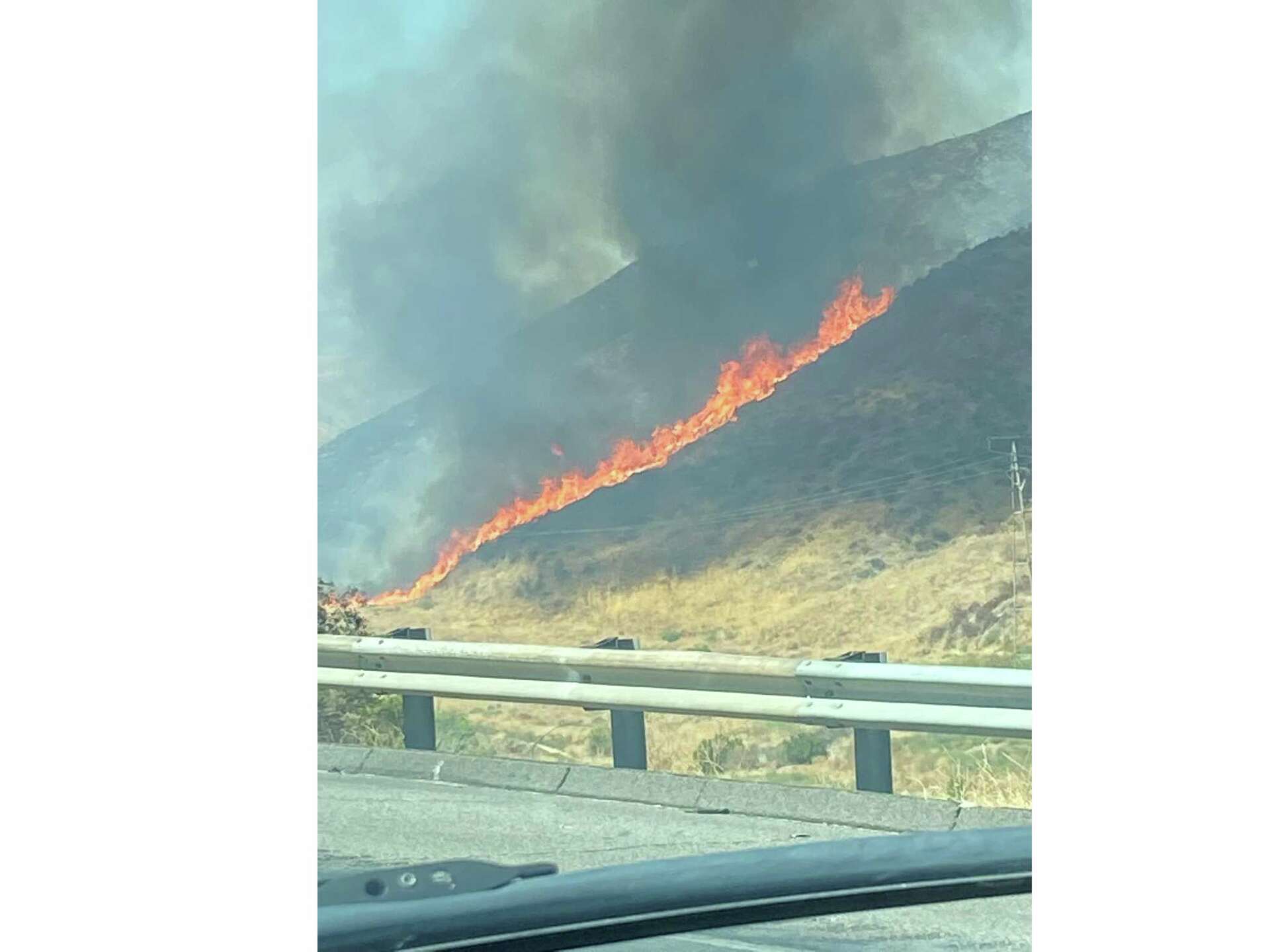 Route Fire near Castaic: I-5 freeway begins to reopen as wildfire grows
