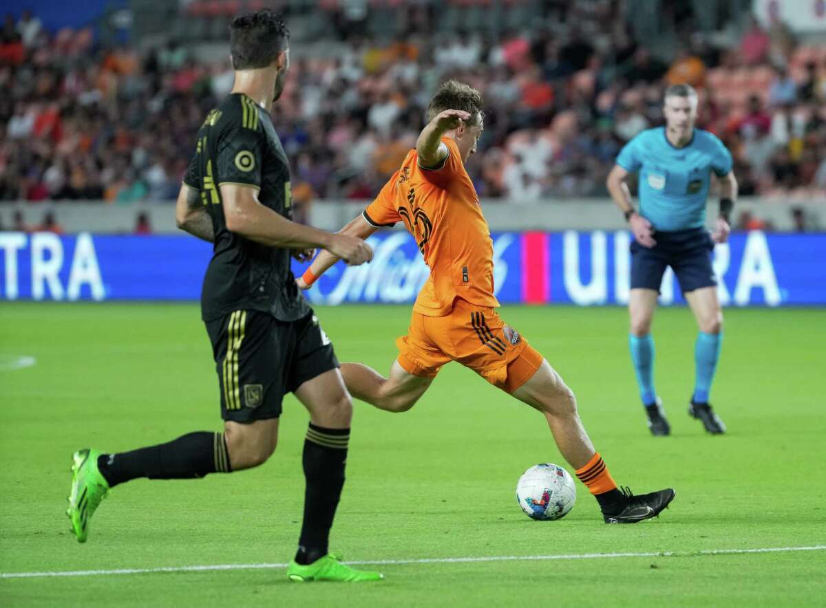 Houston Dynamo stun MLS power Los Angeles FC with late goal