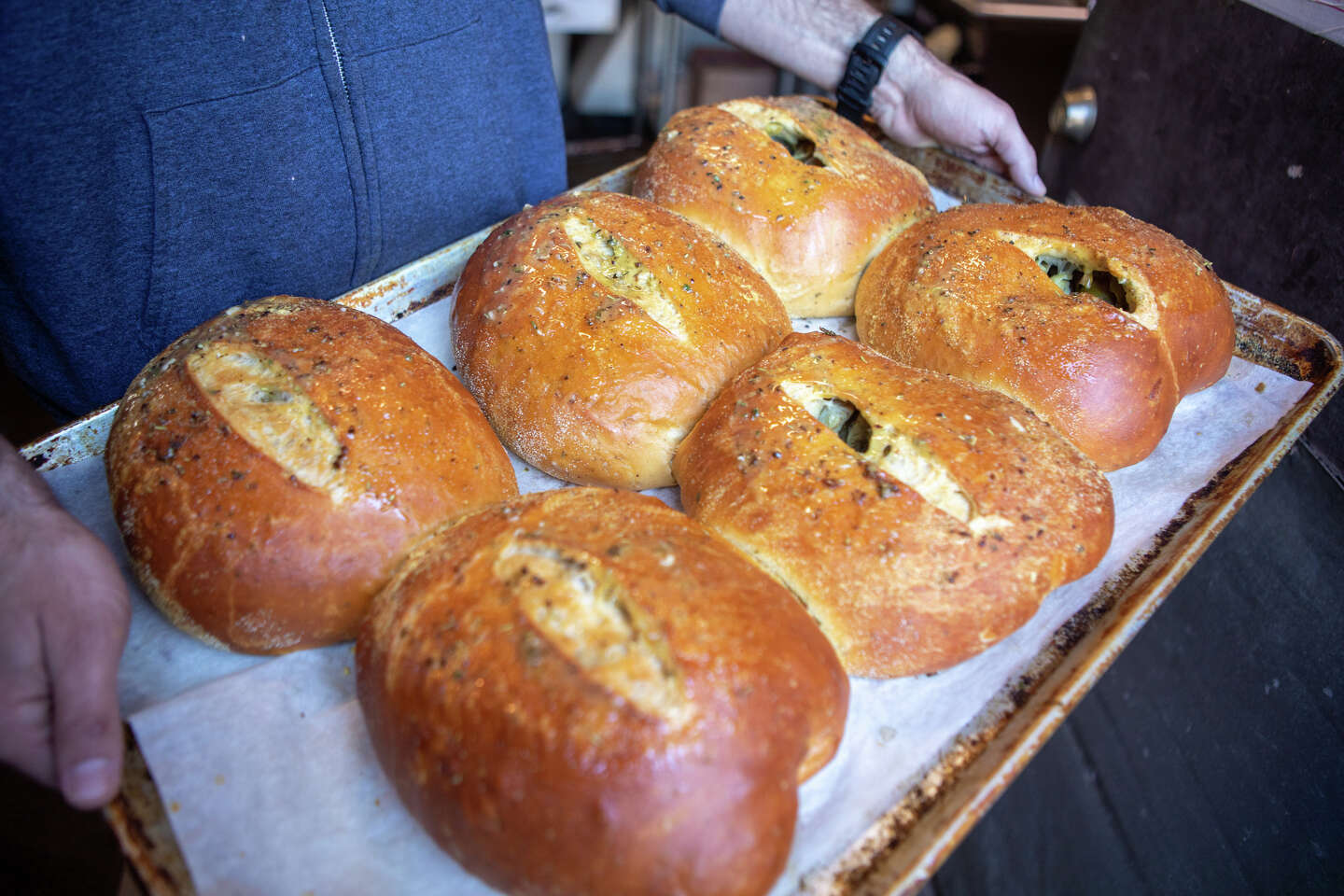 Visitors flock to this Bay Area grocery store for its unique bread