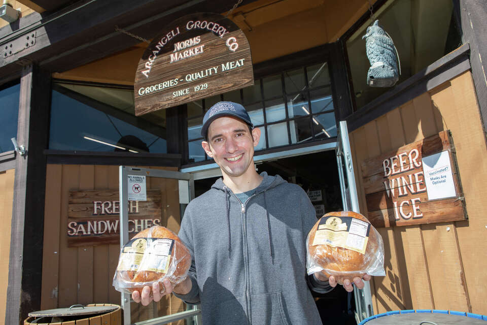 Visitors flock to this Bay Area grocery store for its unique bread