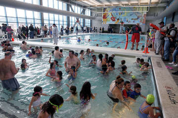 San Francisco community pools, hotels for keeping cool