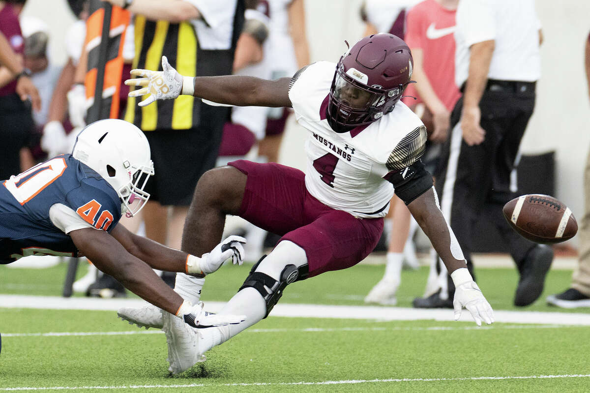Magnolia West Mustangs shut out Fort Bend Bush Broncos