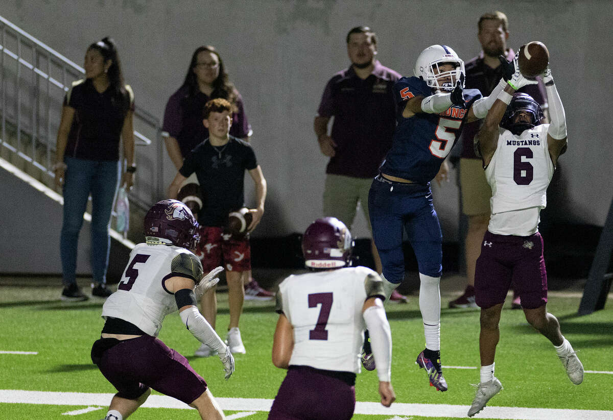 Magnolia West Mustangs shut out Fort Bend Bush Broncos