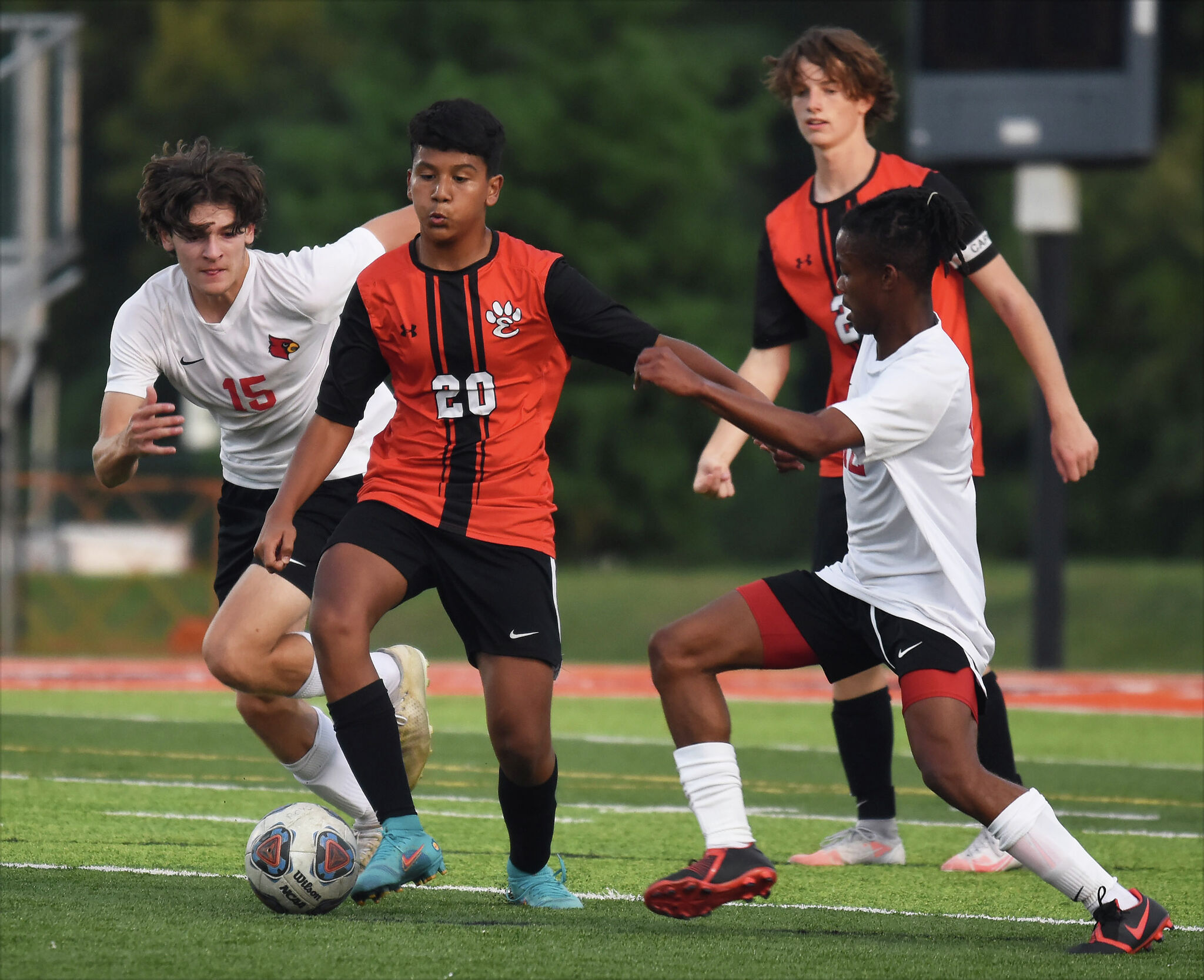 Selberg scores twice to lift Edwardsville past Alton