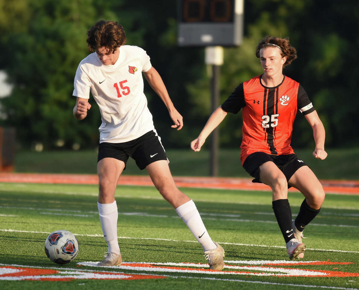 Selberg scores twice to lift Edwardsville past Alton
