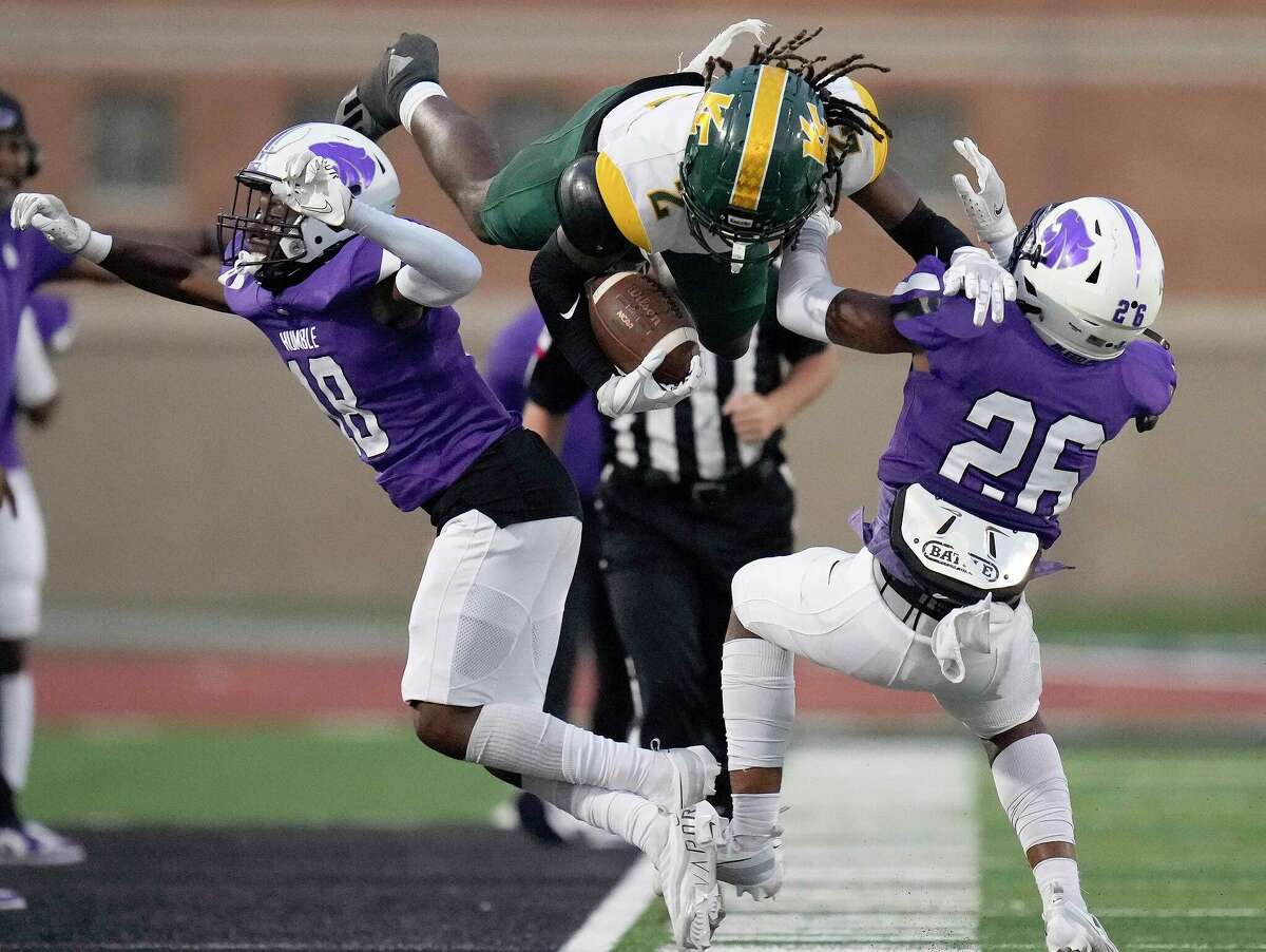 Klein Forest Eagles hold off Humble Wildcats for win