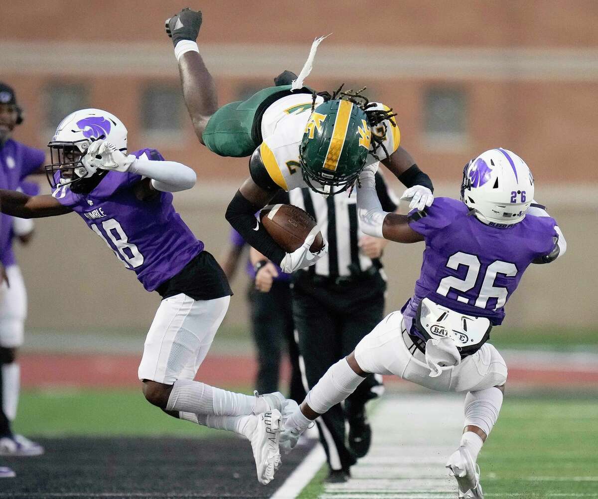 Klein Forest Eagles hold off Humble Wildcats for win