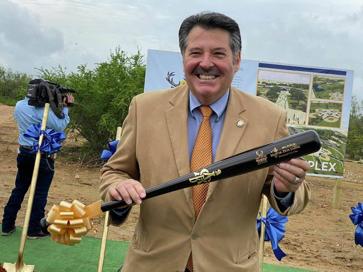 Renowned local artist puts Laredo culture into design work