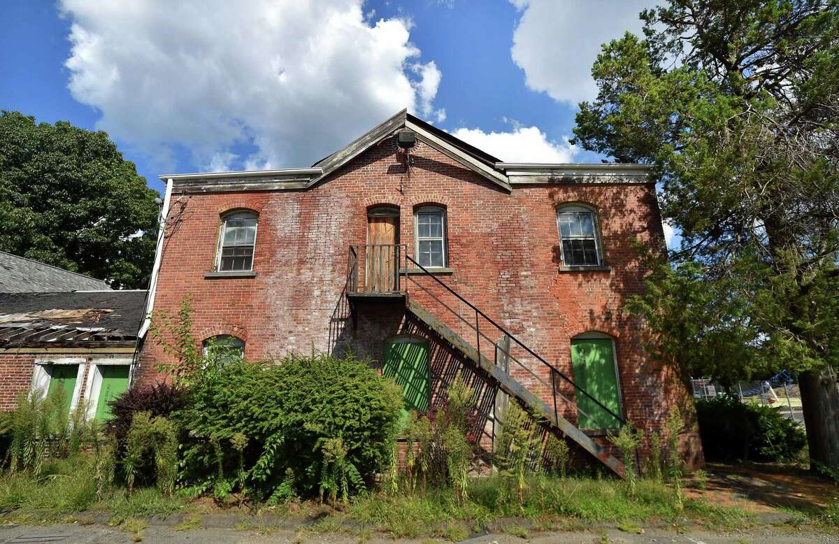 Stamford's Hunt center knocked down to become green space