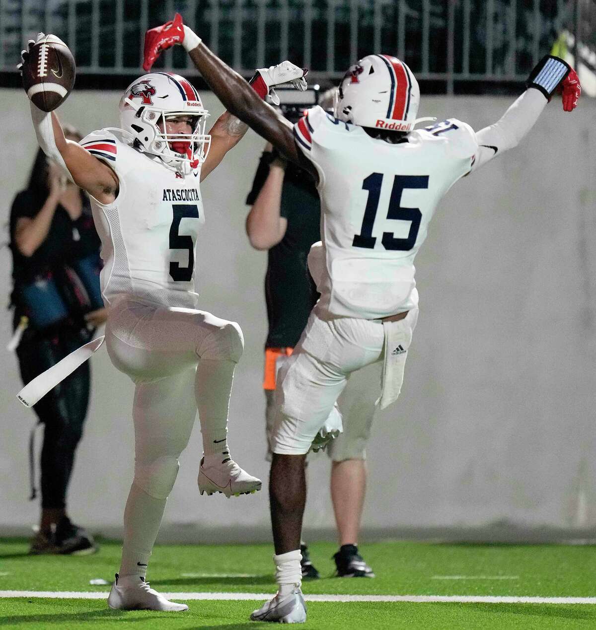 Seth Davis lifts Katy Tigers past Atascocita Eagles