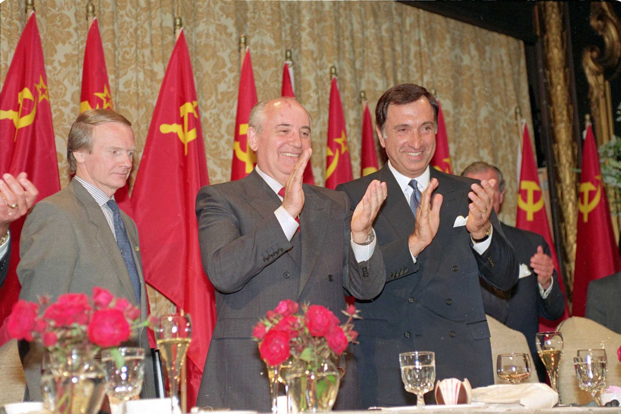 Gorbachev treated like rock star in 1990 during first S.F. visit