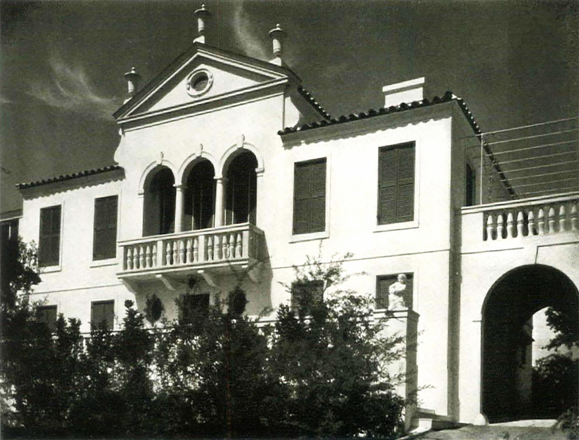 The Robertson clan lived large in San Antonio and Austin