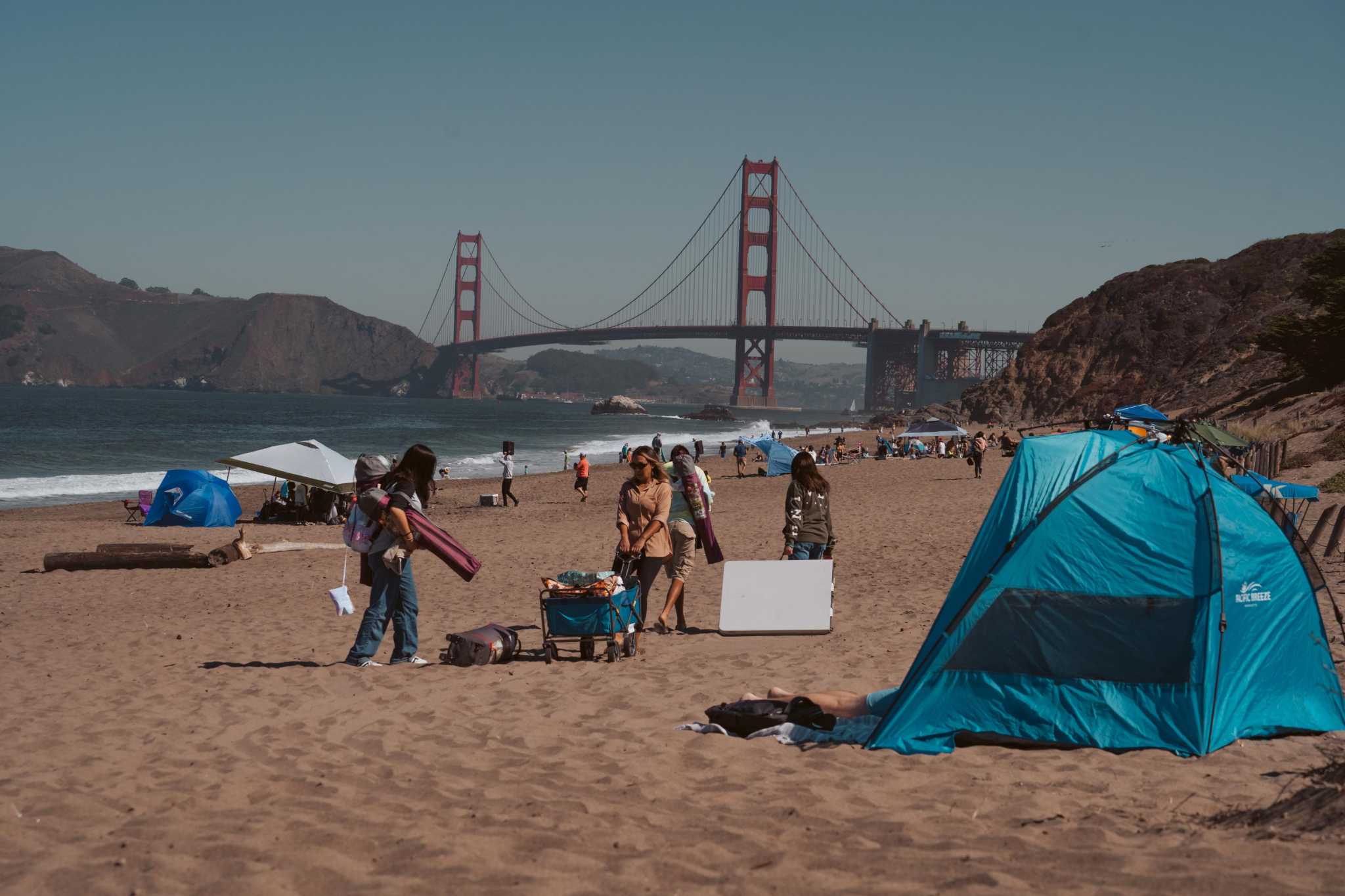 Heat wave: As temperatures rise, Bay Area residents flock to beaches