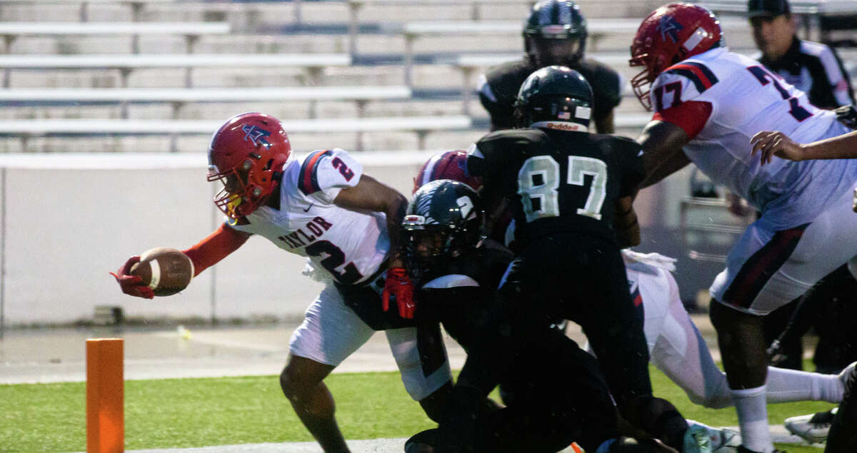 Alief Taylor Lions earn shutout win over Westside Wolves