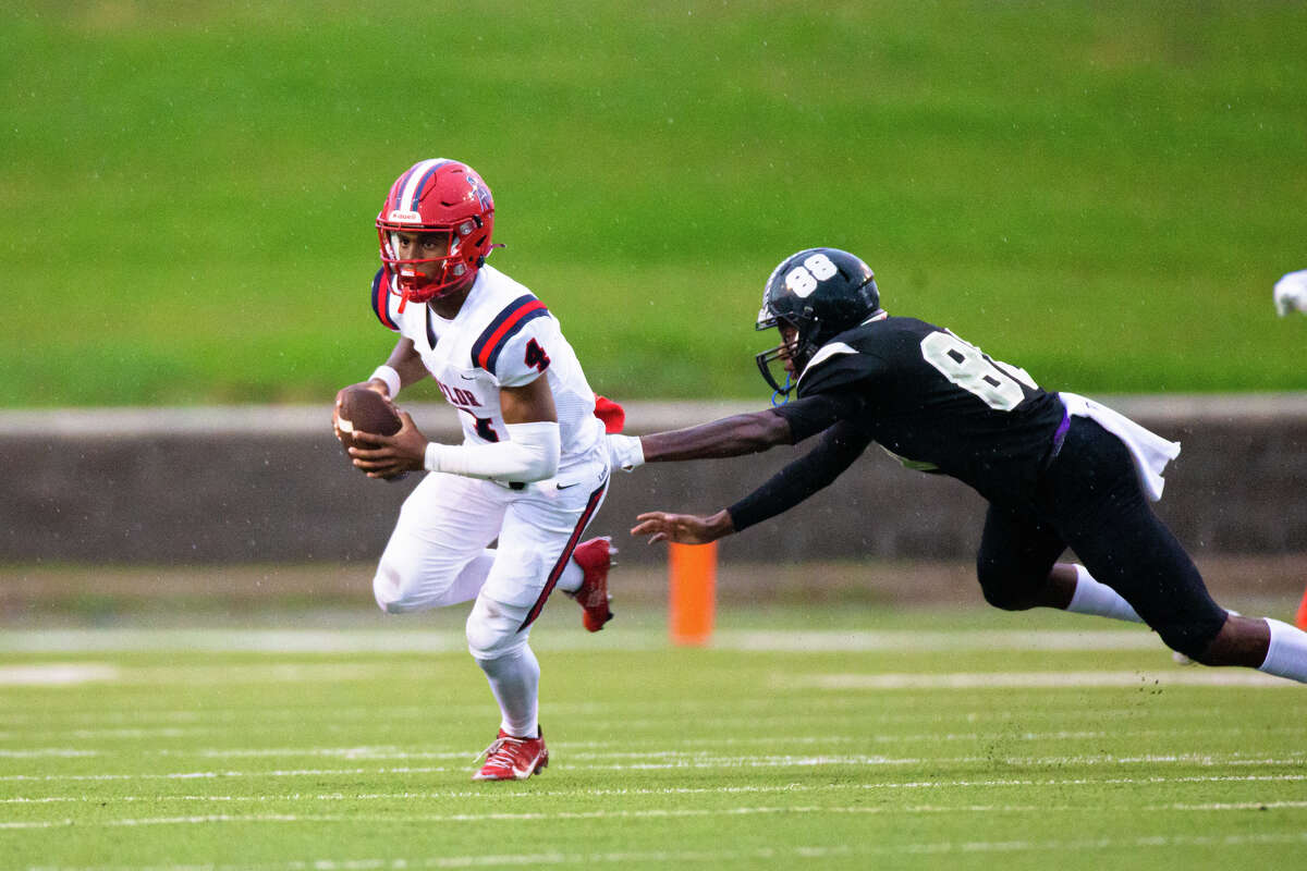 Alief Taylor Lions earn shutout win over Westside Wolves