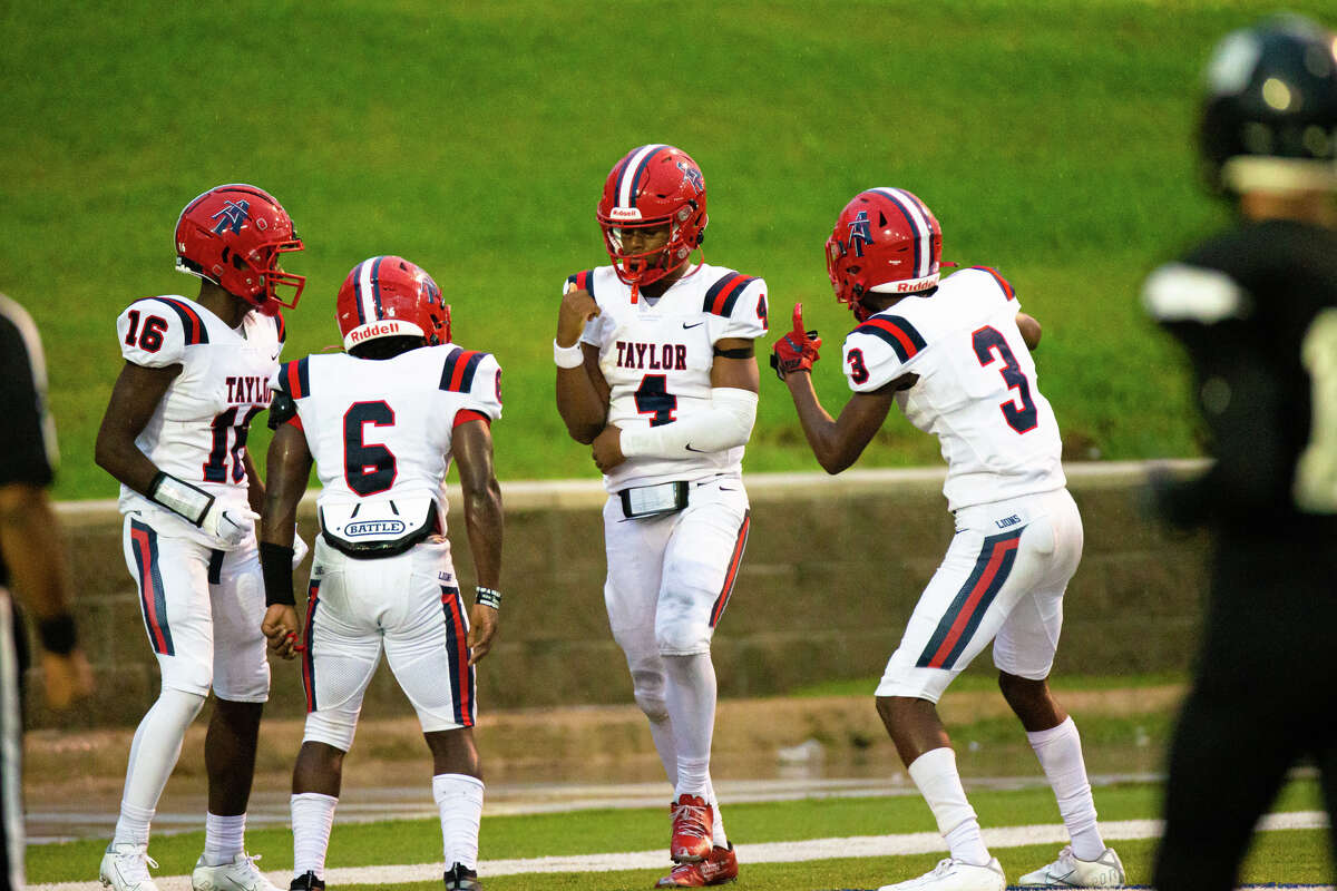 Alief Taylor Lions earn shutout win over Westside Wolves