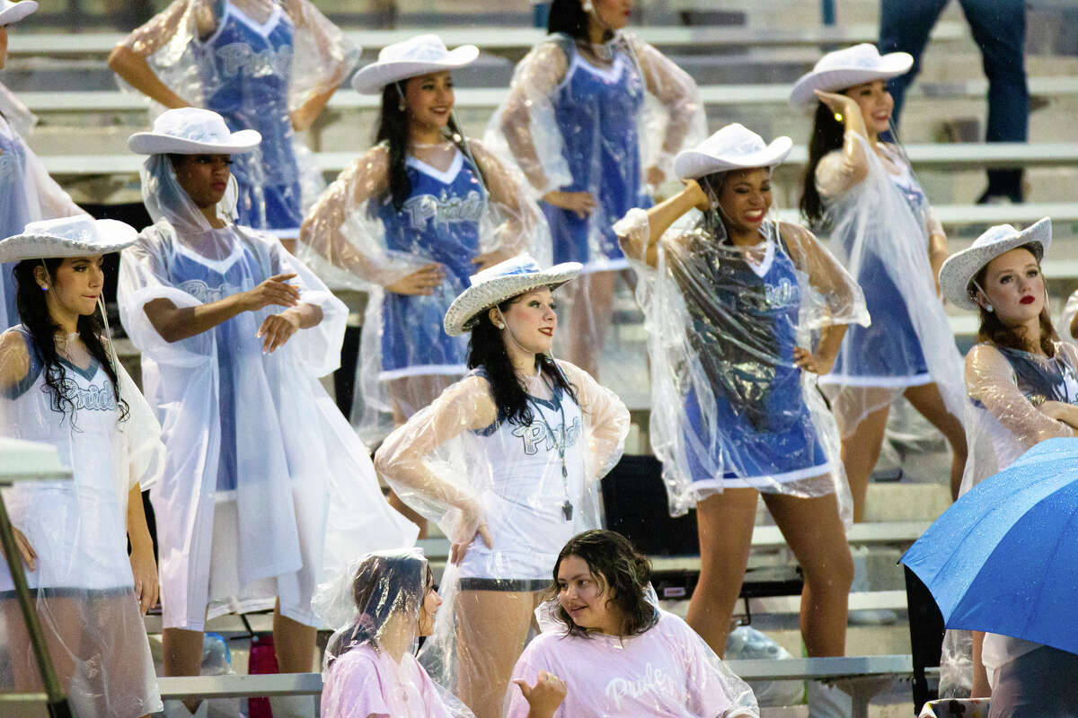 Alief Taylor Lions earn shutout win over Westside Wolves