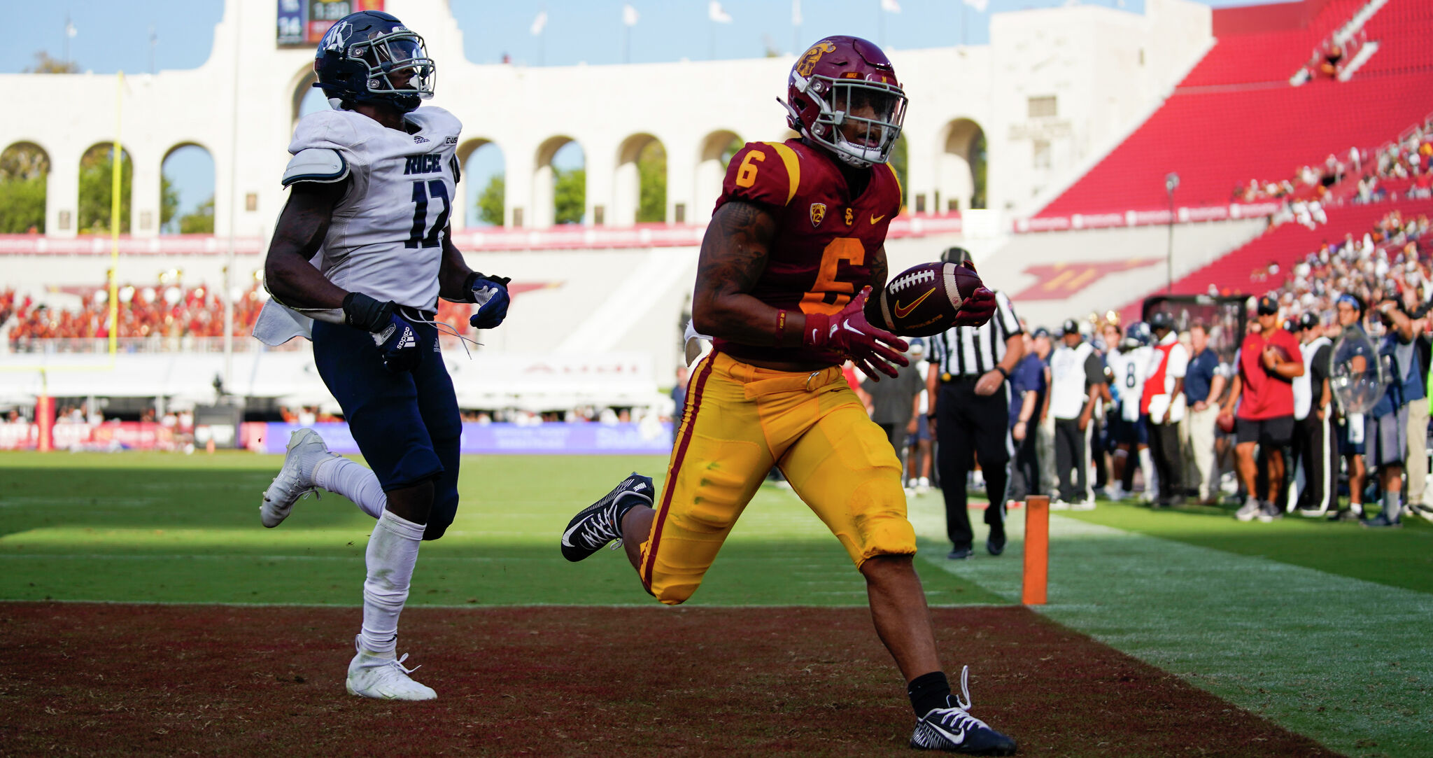 No. 14 USC Trojans rout Rice Owls in season opener