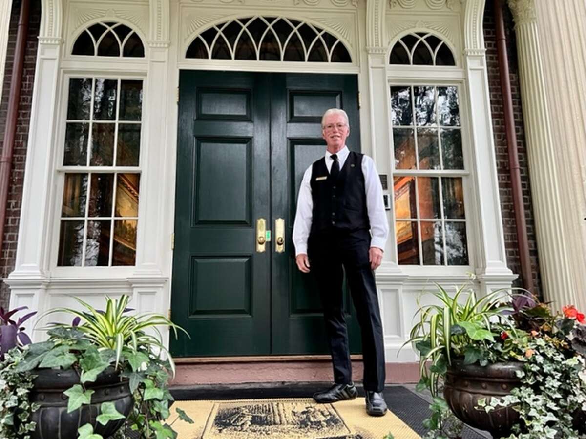 After 50 years, Bill Leonard’s last call at Albany's Fort Orange Club