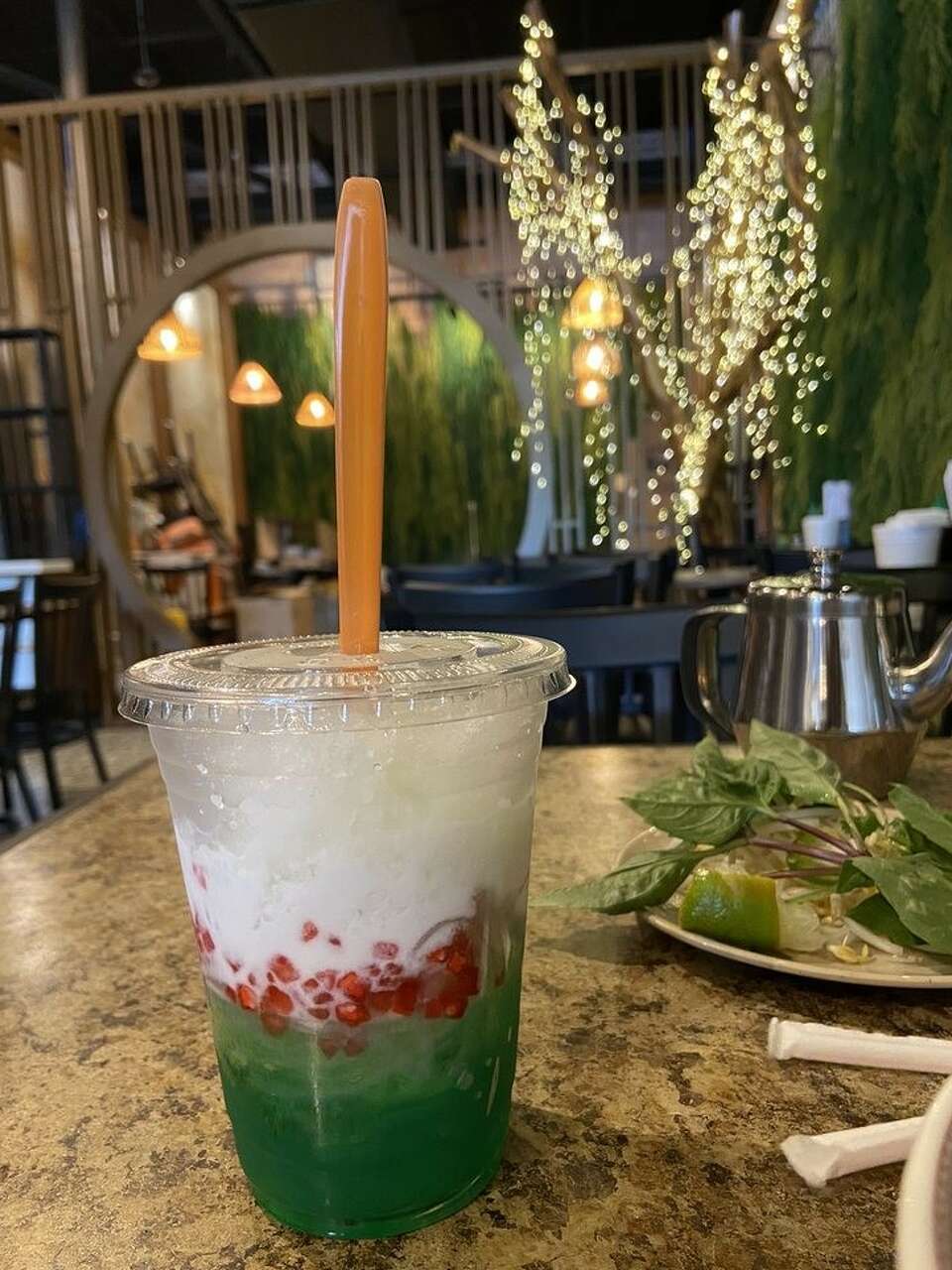 Where to find Vietnamese chè desserts in Houston's Asiatown