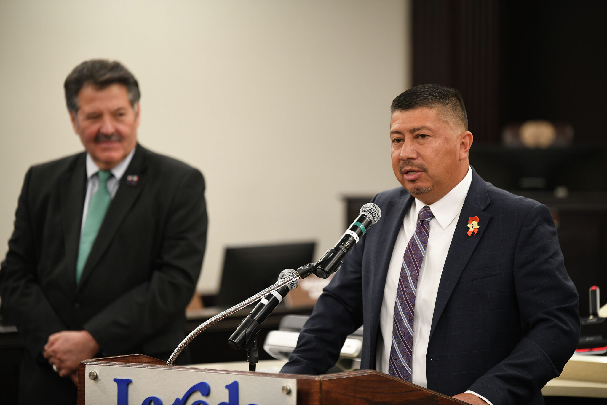Laredo talks plans for $1.6B for roads; Mines Road traffic addressed