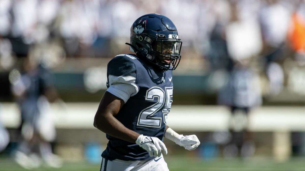 Why UConn football team found offensive identity with running game ...