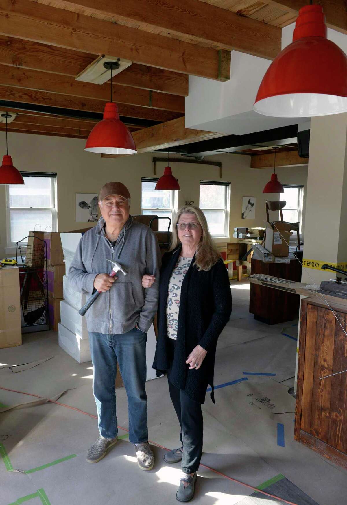 Bagel Barn in New Milford closes; to reopen as Bagelman