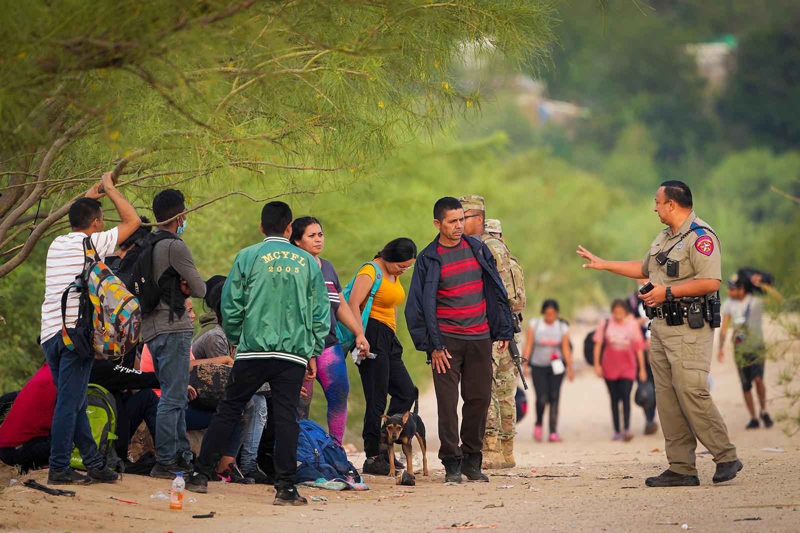 New shelter opening in Houston for migrants in transit