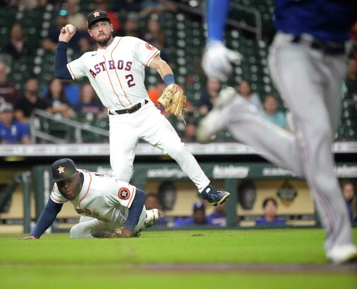 Houston Astros overcome miscues, top Texas Rangers in finale