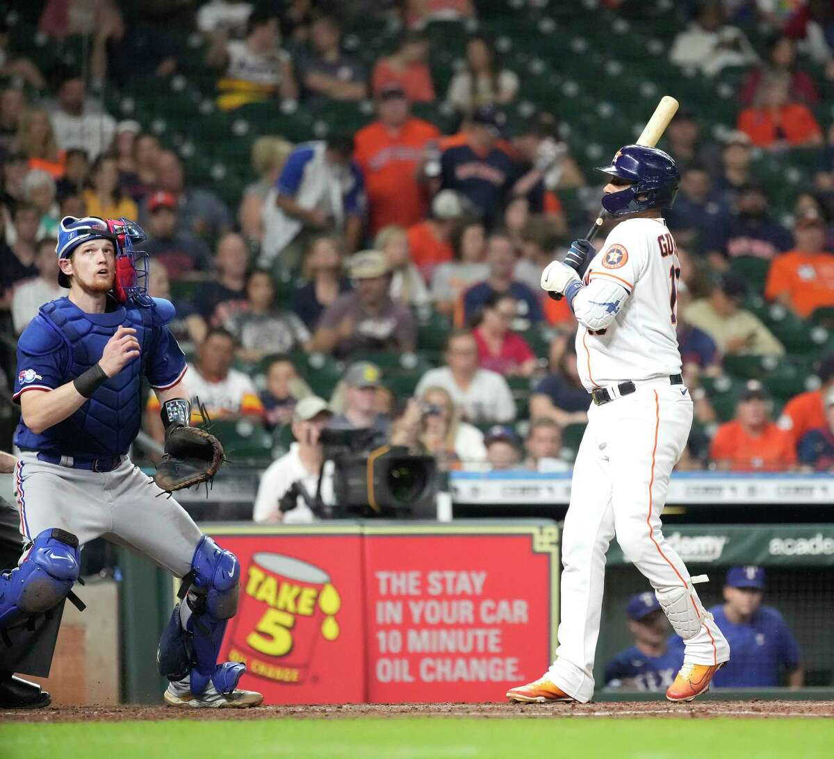 Houston Astros overcome miscues, top Texas Rangers in finale