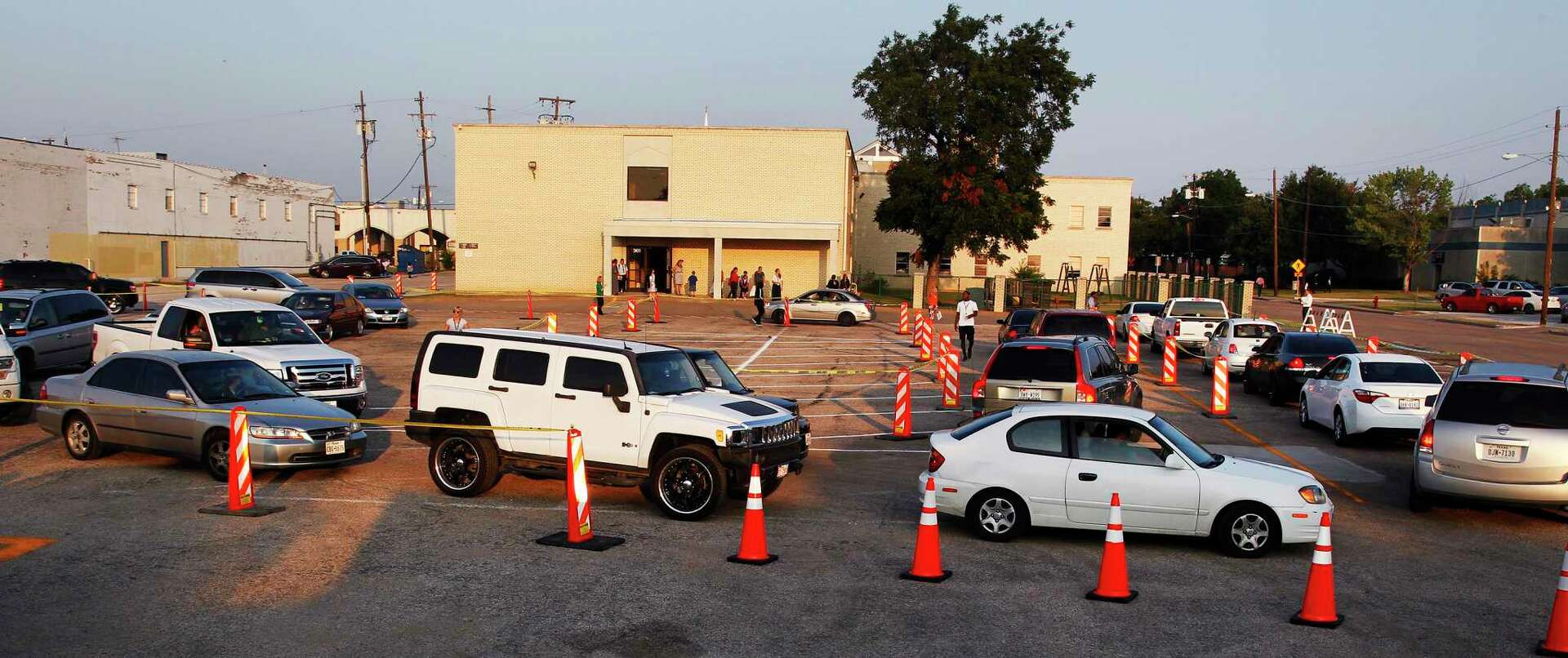 Texas mom's school drop-off line strategy: 'Tuck and roll'