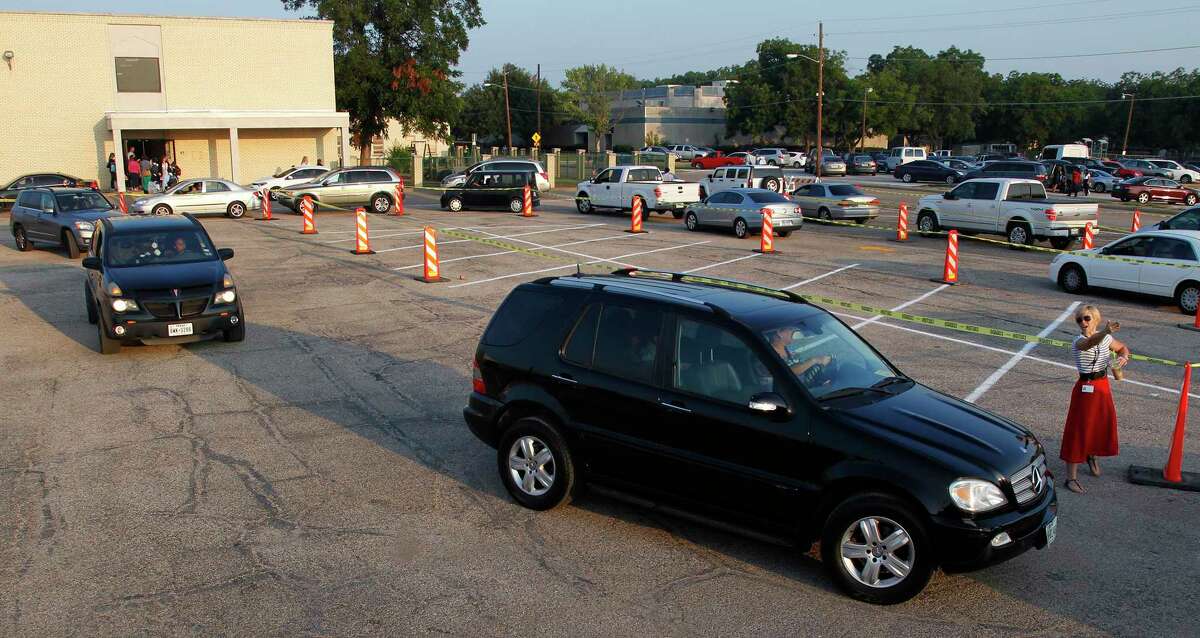 Texas mom's school drop-off line strategy: 'Tuck and roll'