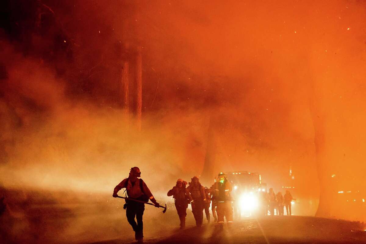 Mosquito Fire spreads north, forces 11,000 to evacuate in Calif.