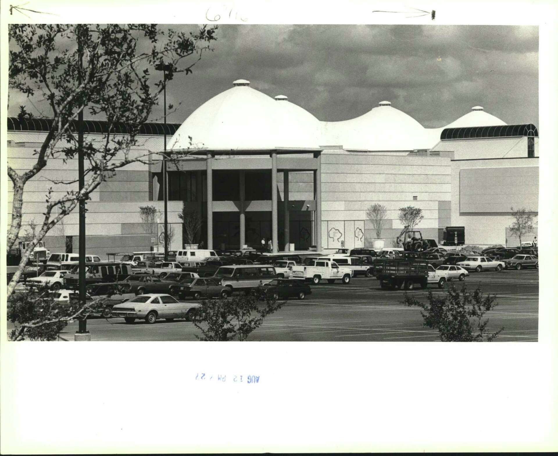 Rolling Oaks Mall in San Antonio acquired by N.Y. company