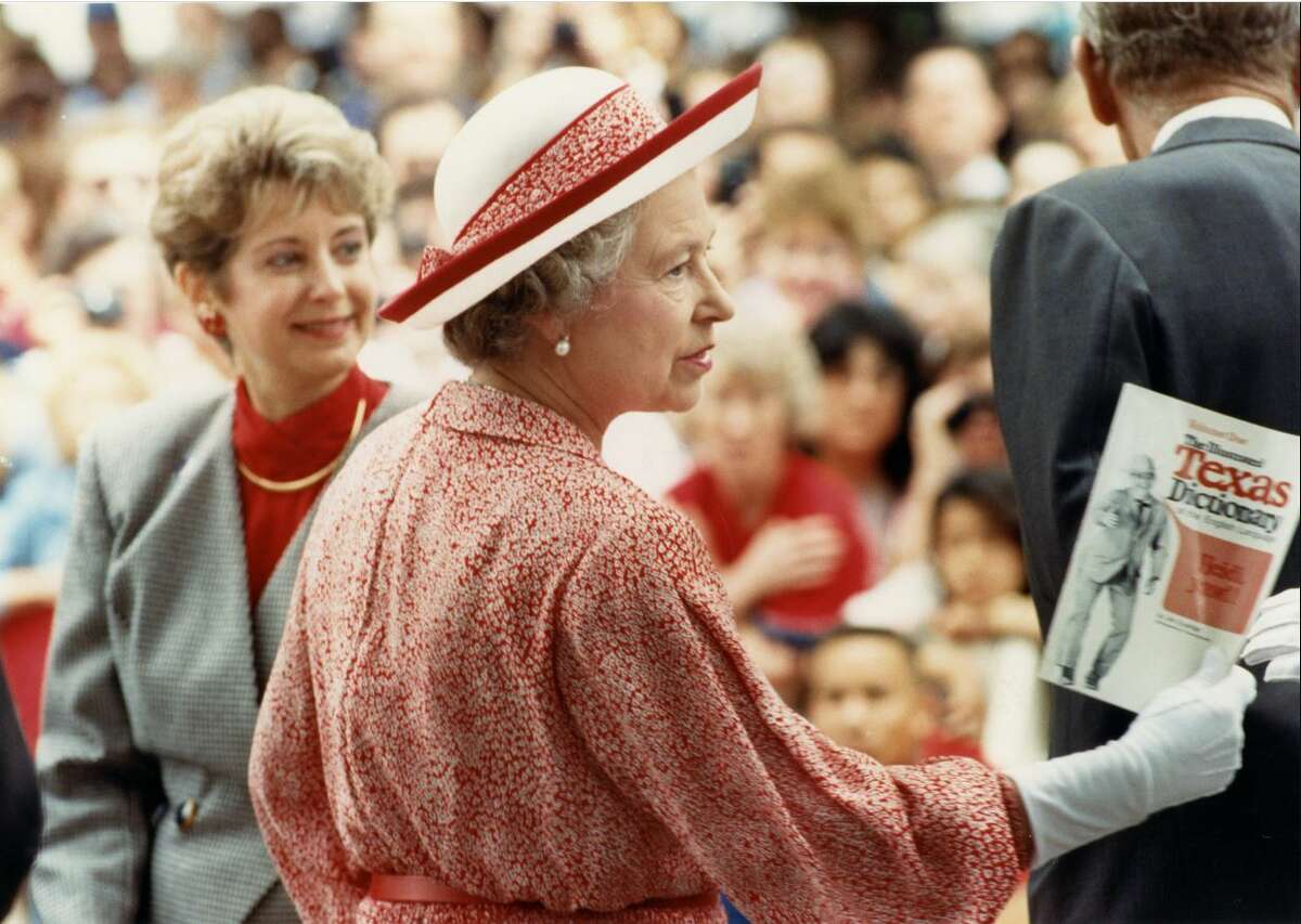 A look back Queen Elizabeth II's 1991 visit to Houston and the Johnson ...